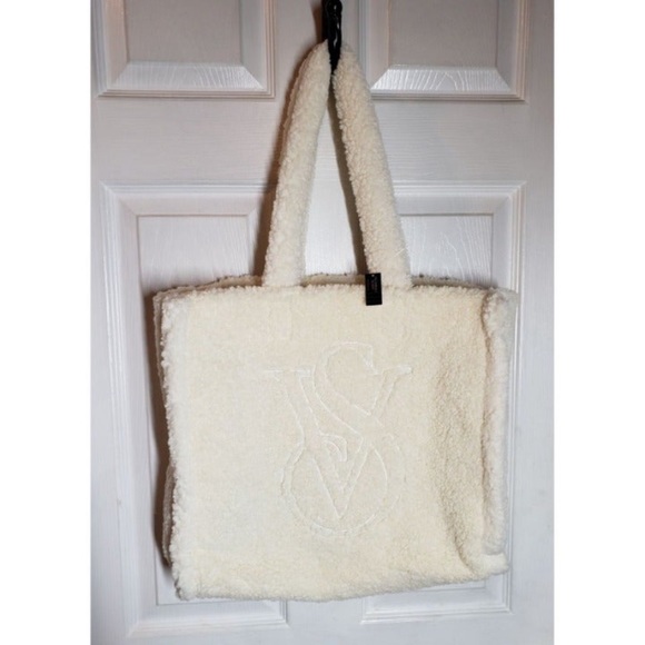 Victoria's Secret | Bags | Nwt Victorias Secret Sherpa Limited Edition ...